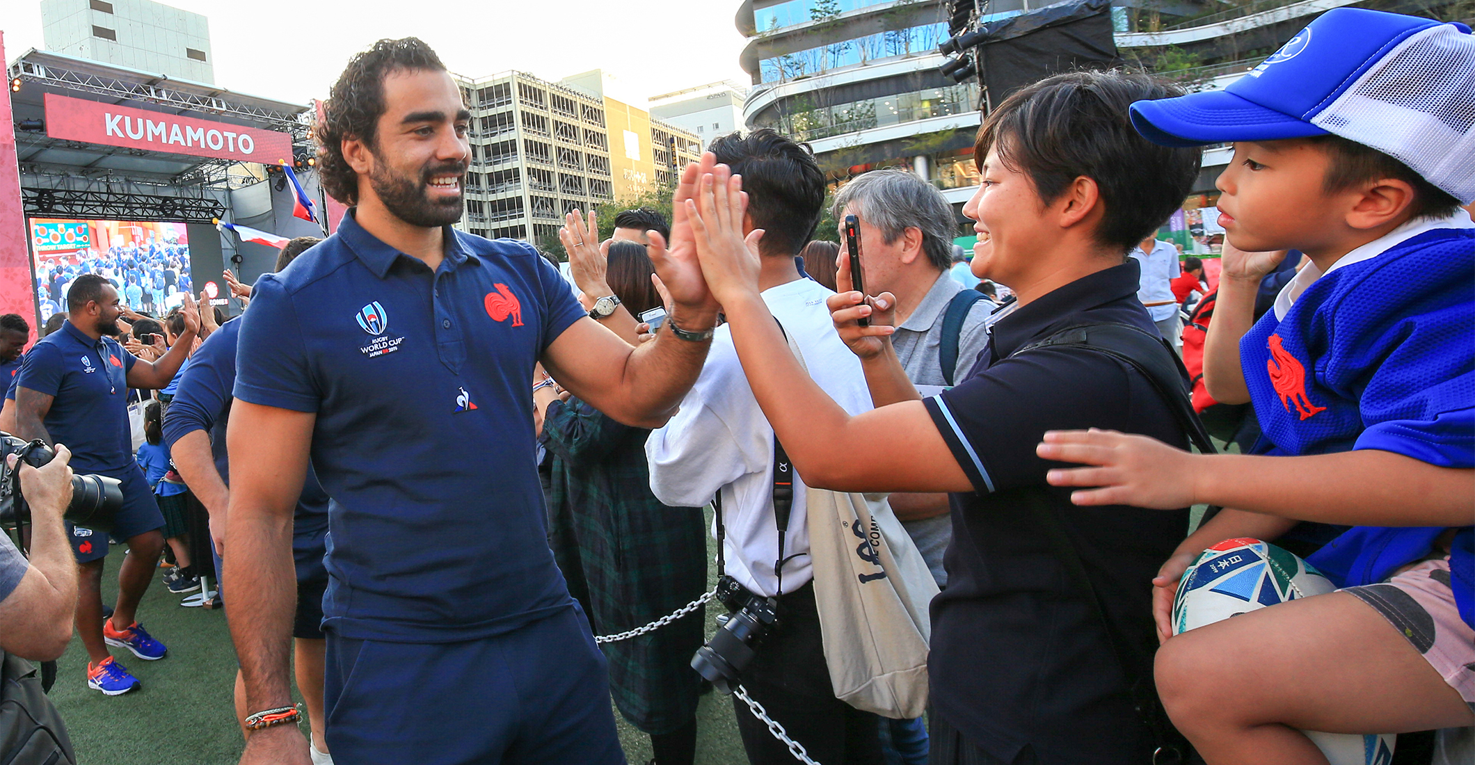 Coupe du monde de rugby épisode 28 : Un bain de foule rafraîchissant